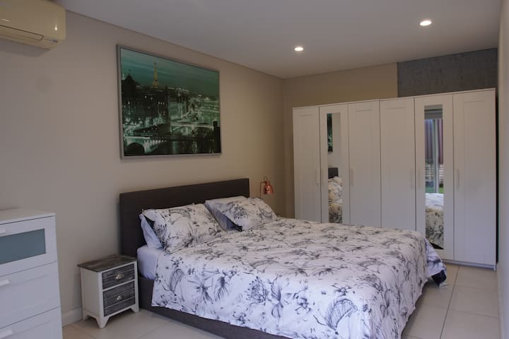 Stylish & Modern Self Contained Granny Flat - Sydney