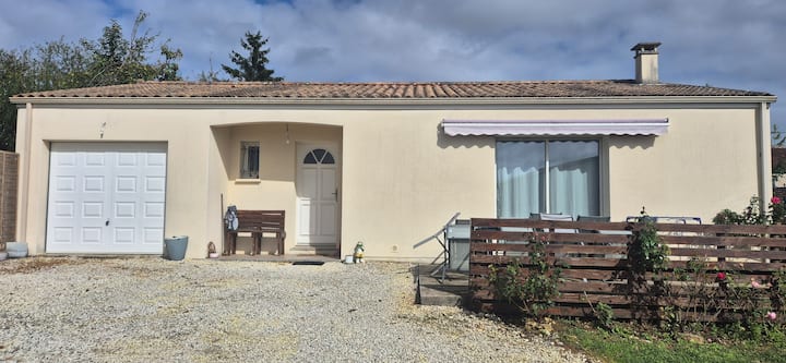 Maison Calme, Jardin Clos Pour 8 Personnes - Rioux