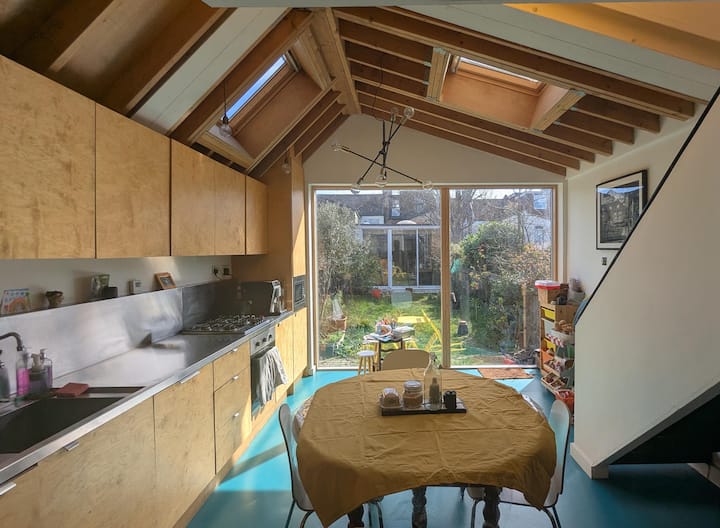 Modern Architect-designed Home In Trendy Area - Chingford