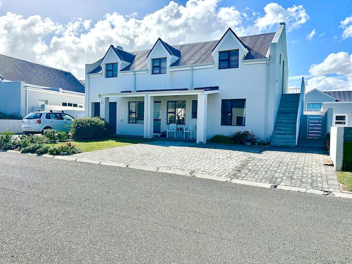 Hermanus Protea Cottage 1 - Hermanus