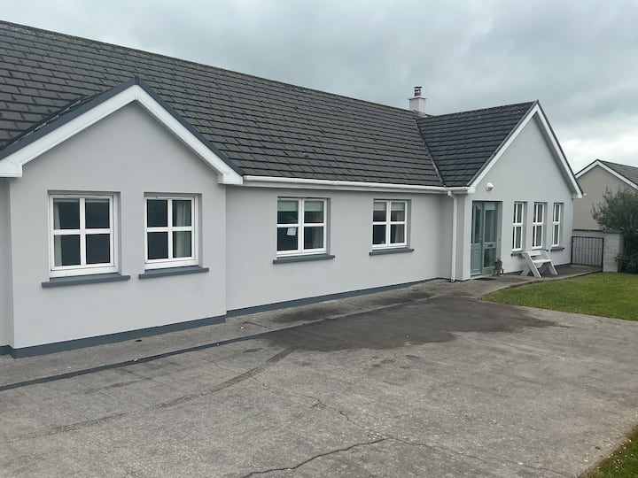 Listowel, County Kerry, 4 Bedroom Bungalow Private - Listowel, Ireland
