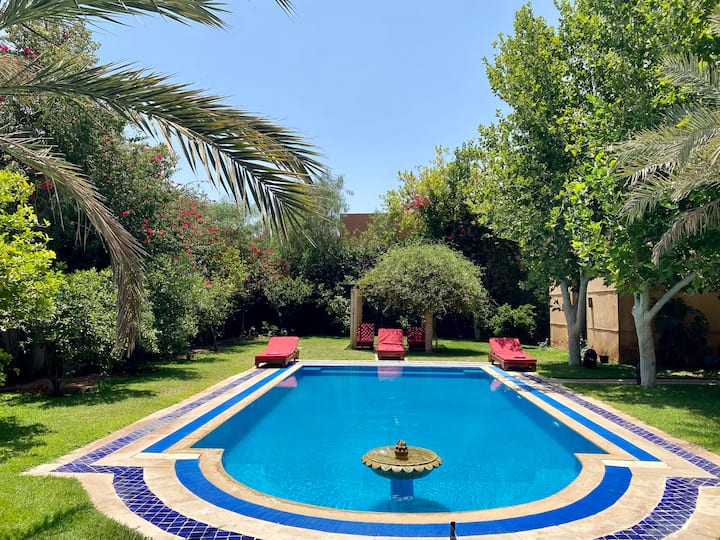 Spacieuse Villa Avec Piscine Chauffée - Marrakech