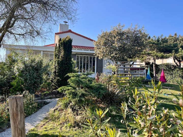 La Villa De La Crique Au Calme à 50m De La Mer - France