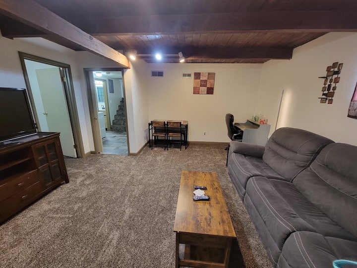 3/4 Basement Apartment Near Airport And Downtown - Idaho Falls, ID