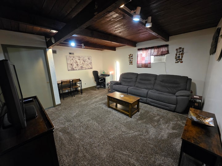 3/4 Basement Apartment Near Airport And Downtown - Idaho Falls, ID