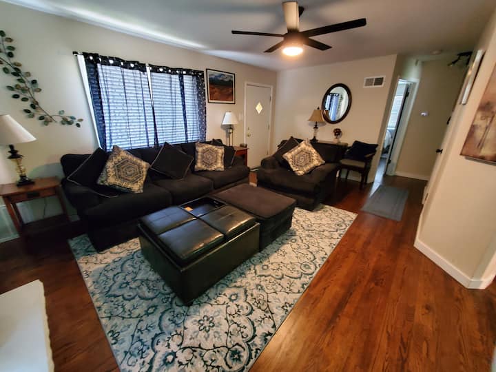 New! Walk To Old Littleton And Light Rail From This Lovely Home W/private Yard - Highlands Ranch, CO