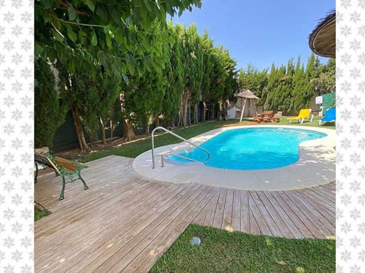 Propiedad En Zona Tranquila De Conil Con Piscina - Conil de la Frontera