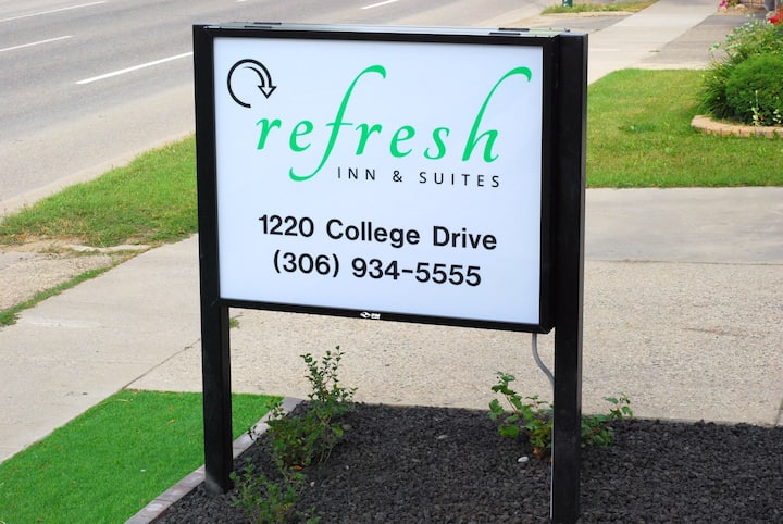 Refresh Inn & Suites - Saskatoon