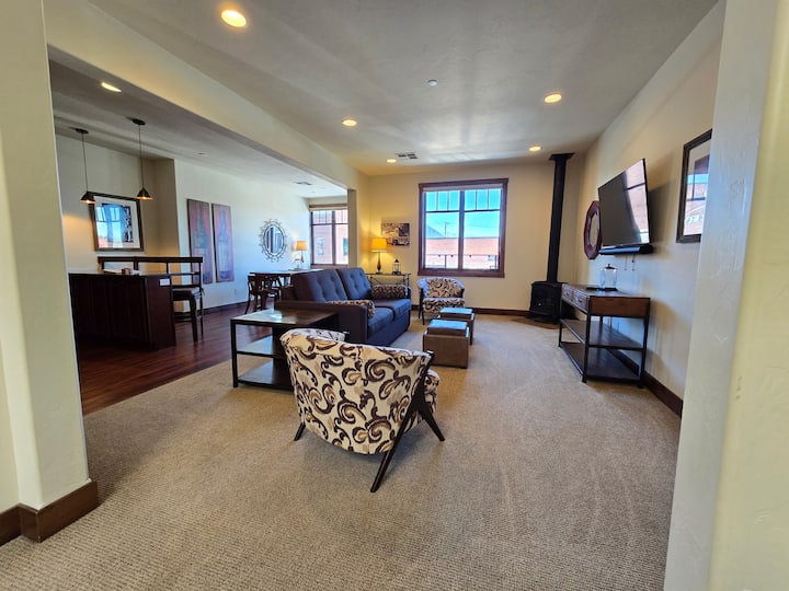Whitefish Downtown Suites. Suite 1 - Whitefish, MT