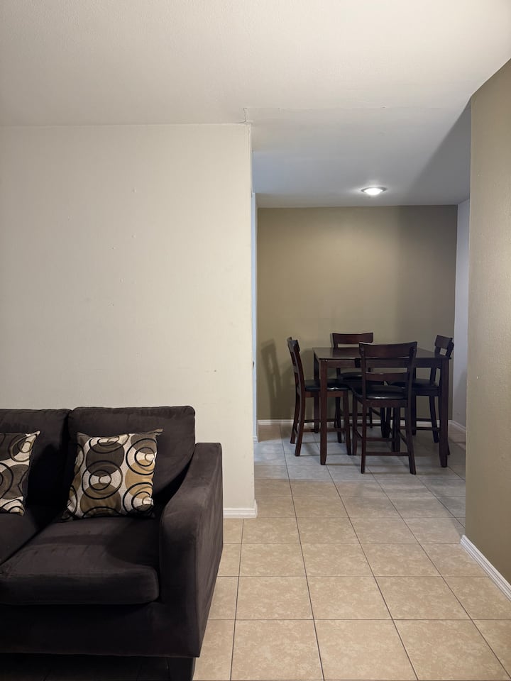 Centrally Located Near Inner Loop H - Houston, TX