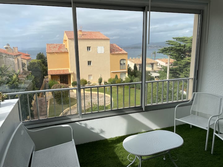 Grand Appart/neuf
/ Vue Mer/ Clim /Parking - Six-Fours-les-Plages