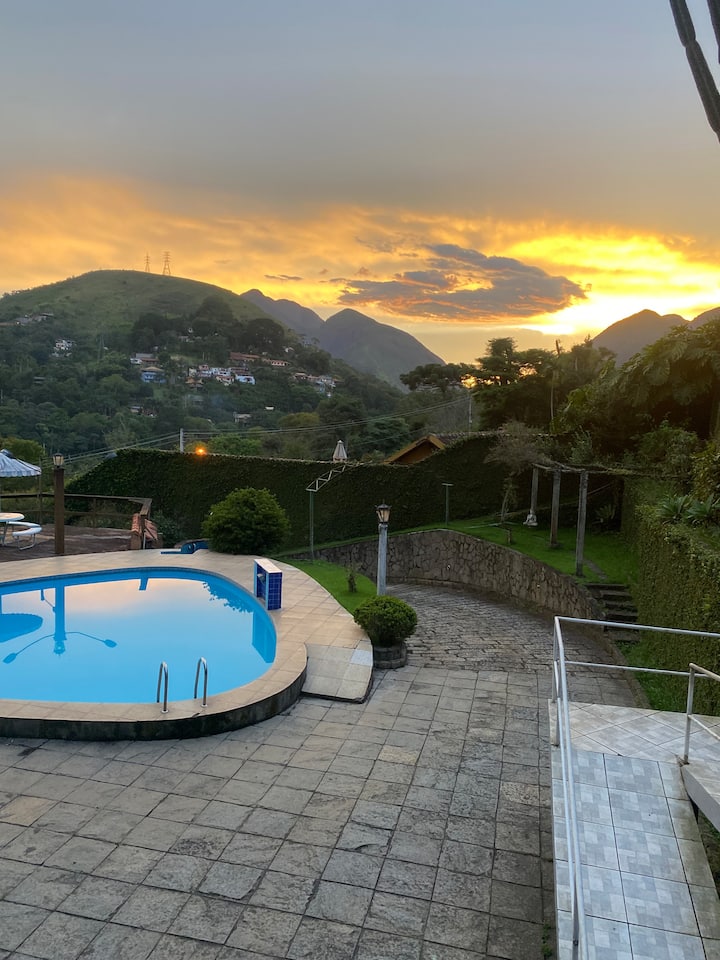Varanda Itaipava-
Piscina, Natureza E Lazer. - Petrópolis