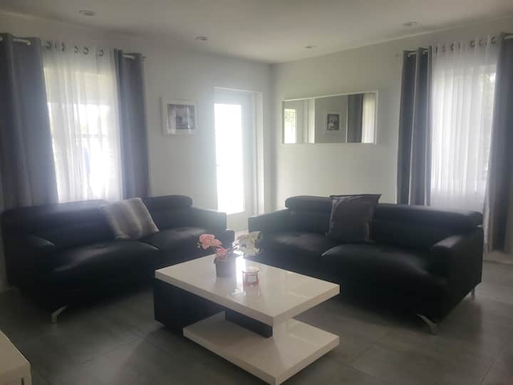 Private Cozy Jacuzzi Villa - Miami Gardens, FL