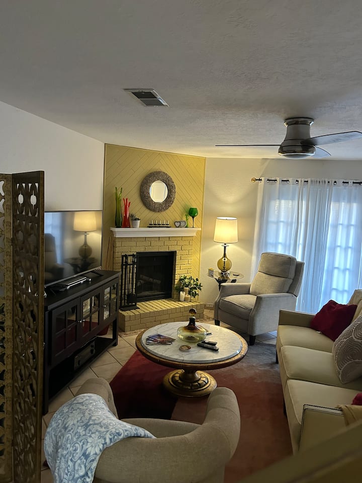 The Perfect Little Townhouse - Albuquerque, NM