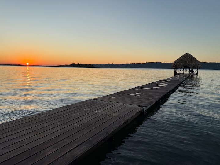Relax, Atardeceres Hermosos En El Lago/tikal - Guatemala