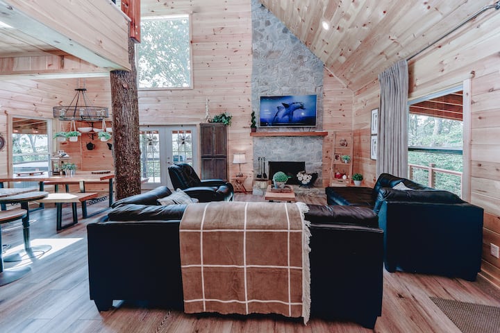 Luxe Peak Reatreat |Mountainviews •Hot Tub •Sauna - Sylva, NC