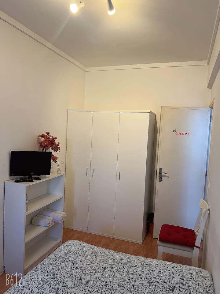 Room Grape - Portela