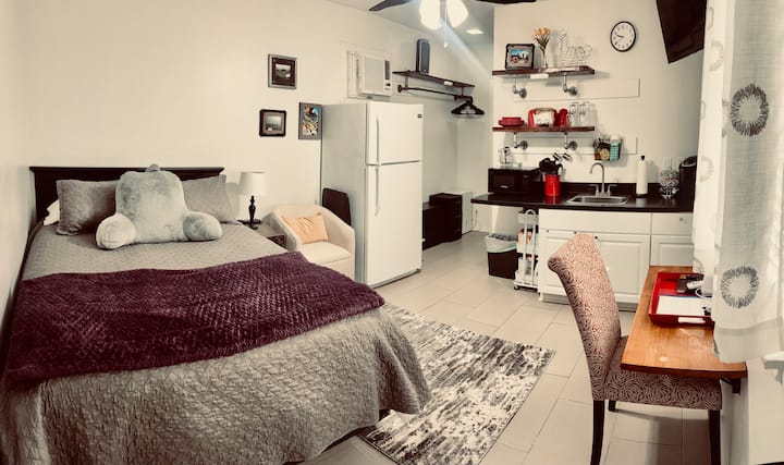 Centrally Located, Cute & Super Clean Studio! - Independence Heights - Houston