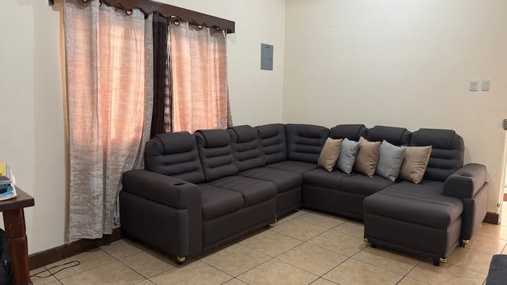 My Home In Esquipulas Ii. 3 Blocks Frombasilica - Esquipulas