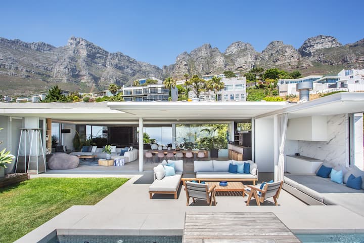 Exquisite Villa With Panoramic Views In Camps Bay - Le Cap