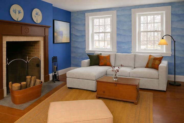 Lakefront Estate On Amherst Island — Sleeps 13 - Napanee
