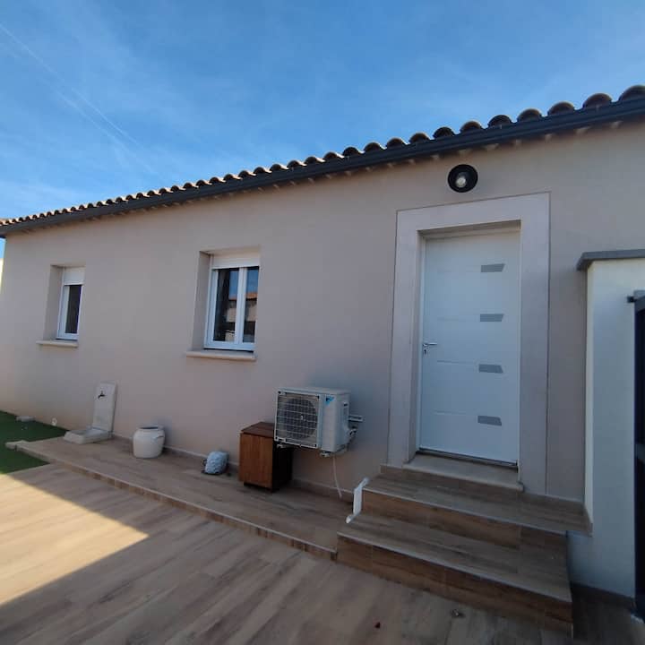 Villa Avec Terrasse Et Piscine - Beaucaire