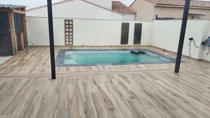 Villa Avec Terrasse Et Piscine - Beaucaire