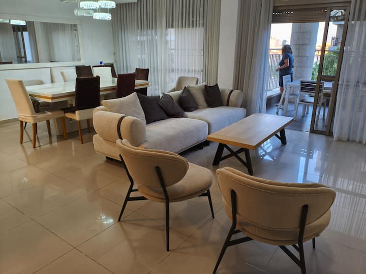Spacious Apartment Best Location - Jeruzalem