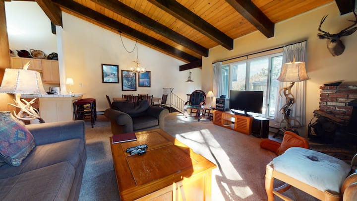 Chateaudemontagne 23 Family Condo,on Shuttle Route - Mammoth Lakes, CA