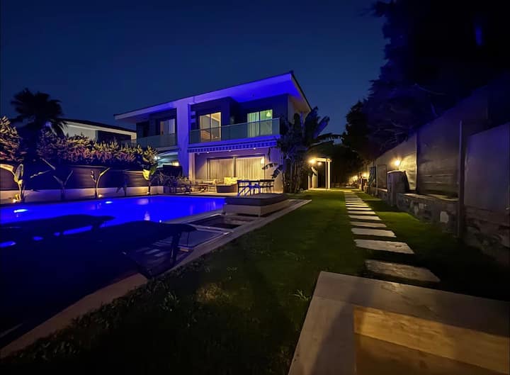 Tescilli-10/özel Büyük Havuz-bahce-teras(3+1) - Ilıca