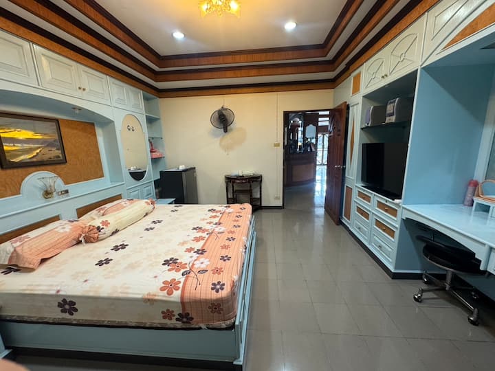 Feel Like Home In Phuket, Friendly Staff - Phuket