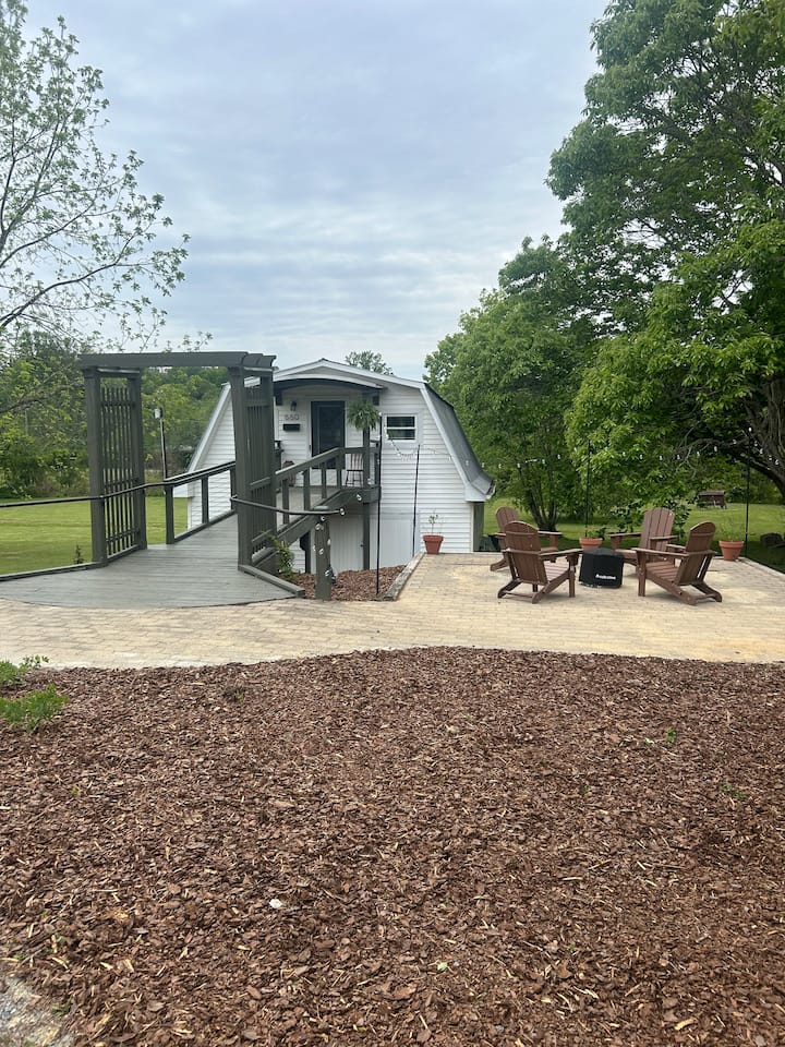 Brevard Barn Guesthouse Near Downtown - Brevard, NC