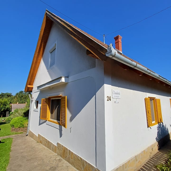 Holiday House For 4 Persons In Szigliget - Szigliget