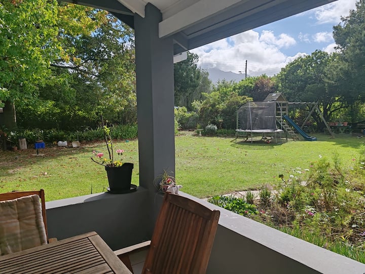 Tranquil And Spacious Family Friendly Home - George