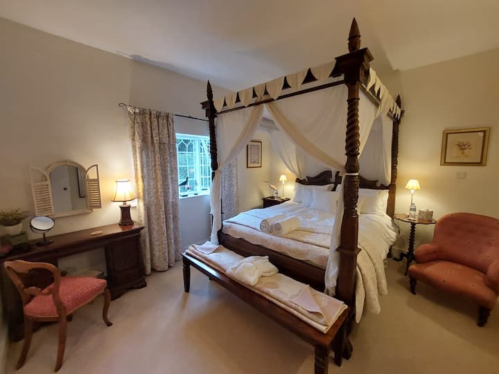 5* Idyllic Rural Retreat With A Treehouse Sleeps 4 - United Kingdom