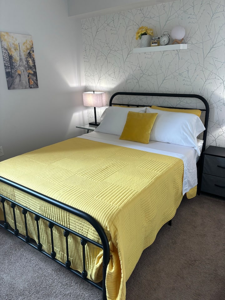 Clean & Comfortable Bedroom. Close To Hospital. - London