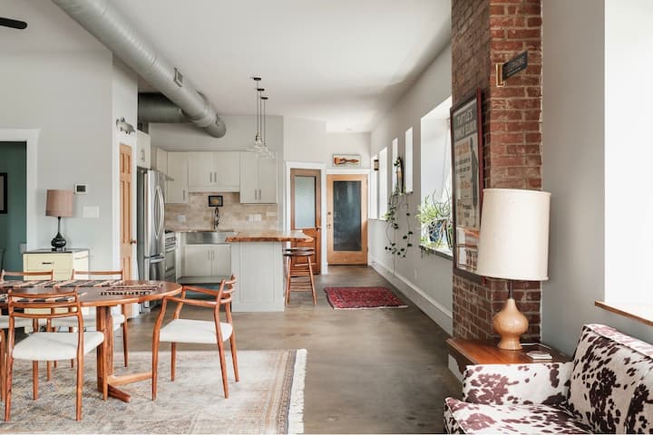 Heart Of Downtown Loft! # 1 - Hickory, NC