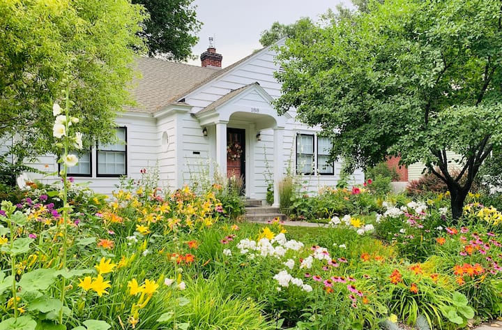 The Betty Jo - Historic Garden Guest House - Idaho Falls, ID