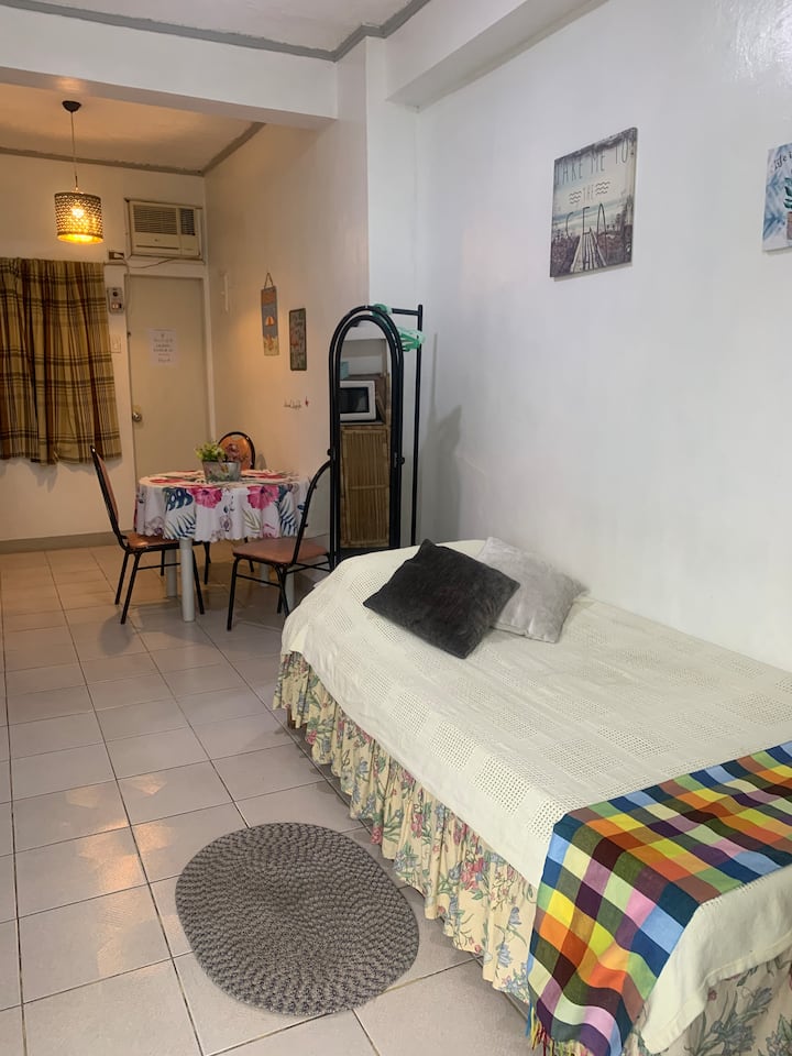 Valley Room (U3) - Ideal For Long-stay - Bacolod