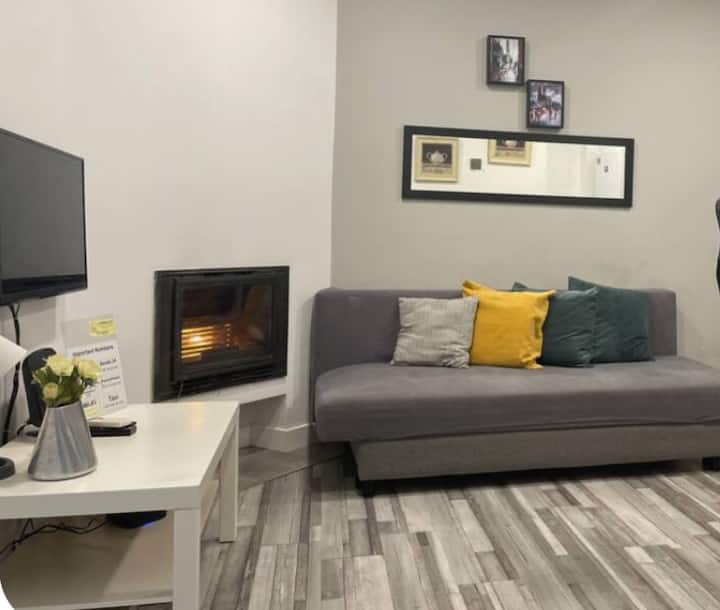 Cozy House 2 Bedrooms In Estoril/galiza/renovated - Estoril