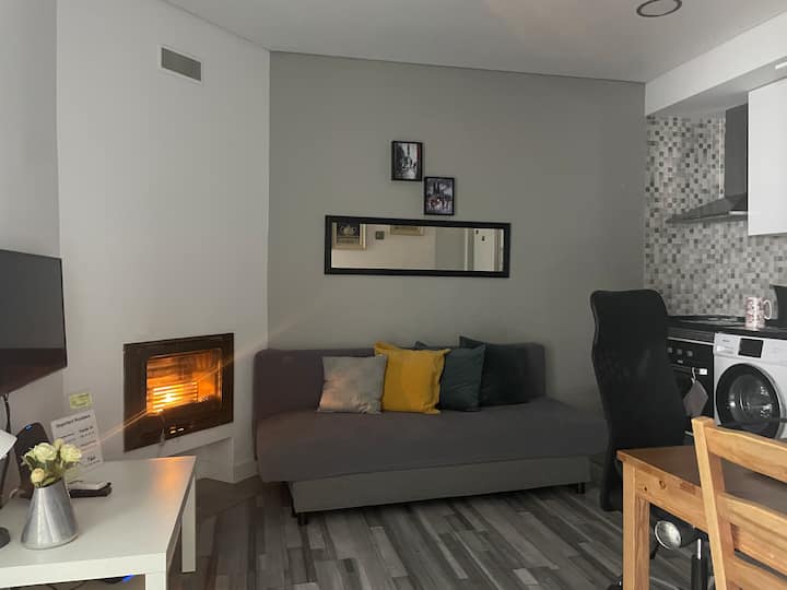 Cozy House 2 Bedrooms In Estoril/galiza/renovated - Estoril