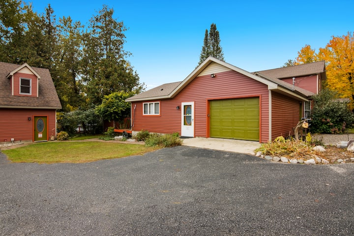 Pool Side Suite - Bear Lake, MI