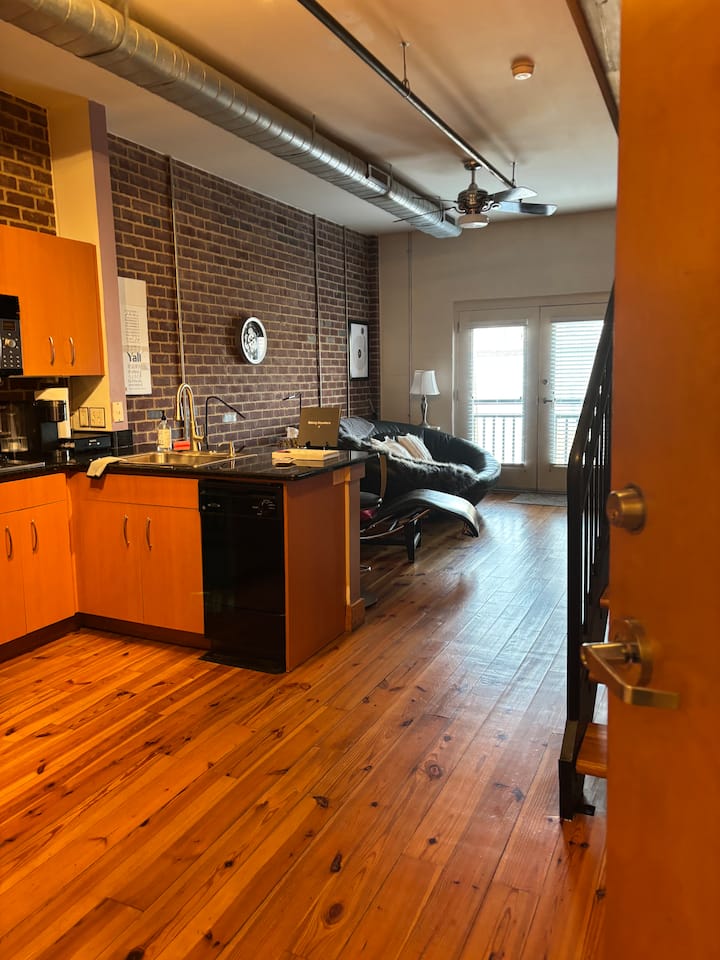 Near Evening Muse In The Heart Of Eclectic Noda - 夏洛特