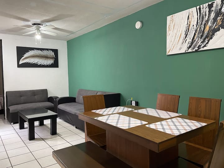 Entire Home / 4 Beds - León