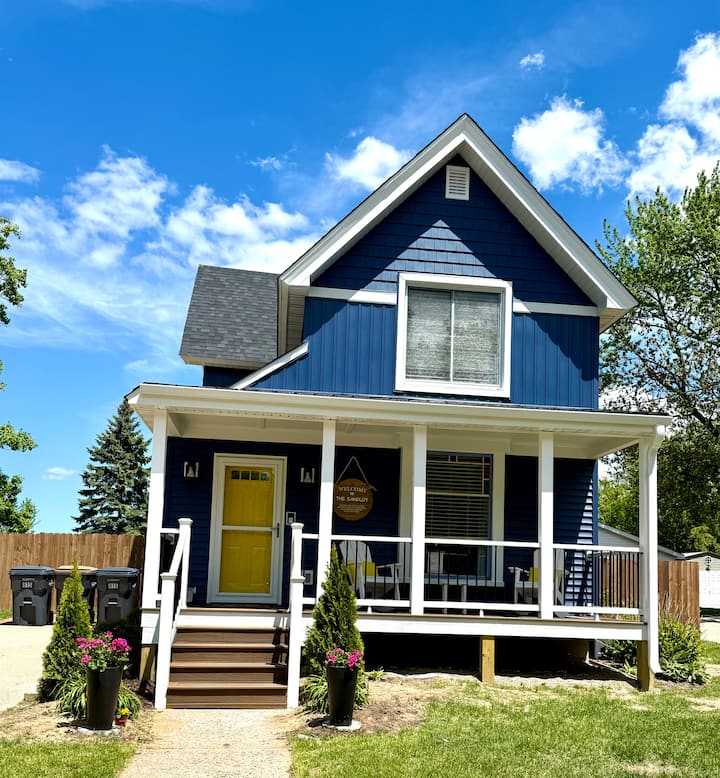 Large Backyard W/firepit | Walk To Beach/downtown - South Haven, MI