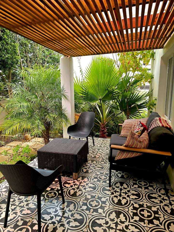 Art House Borders Wineries And Forest In Stellenbosch - Stellenbosch