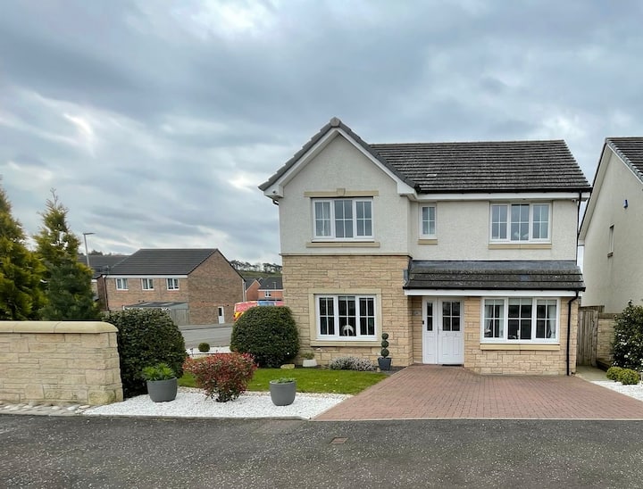 Entire 4 Bed Perfect Family Home In Glasgow - Long Loch
