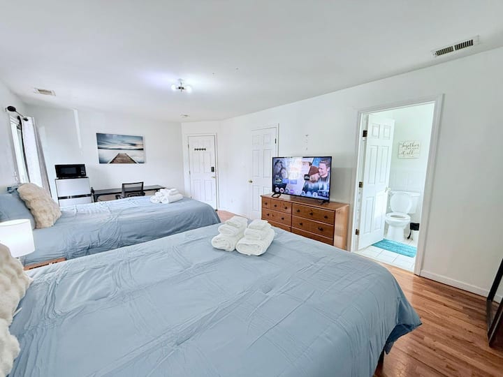 The Great Ensuite Near Nyc | Ewr | Outlet 6 - New York