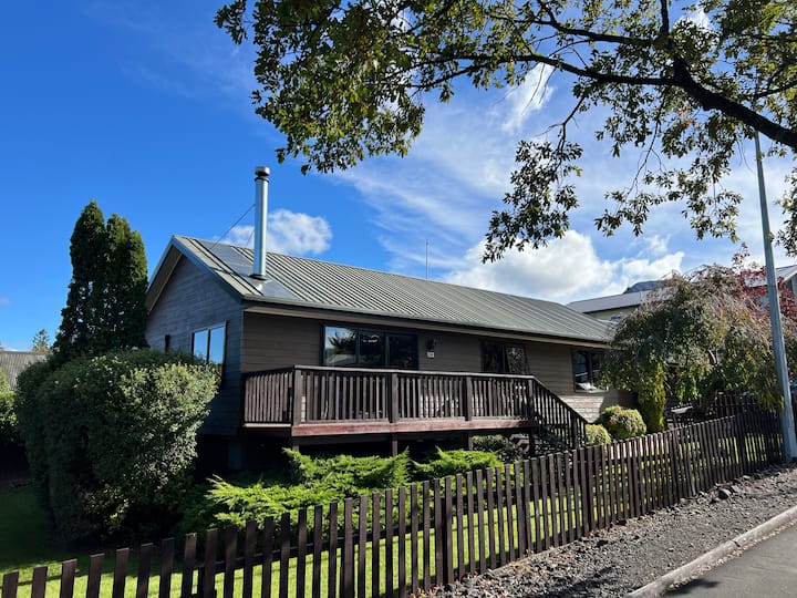 Central Location On Conical Hill Road - Hanmer Springs