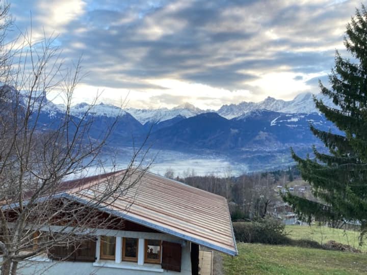 Le P'tit Chalet 
Face Au Mt Blanc - Haute-Savoie